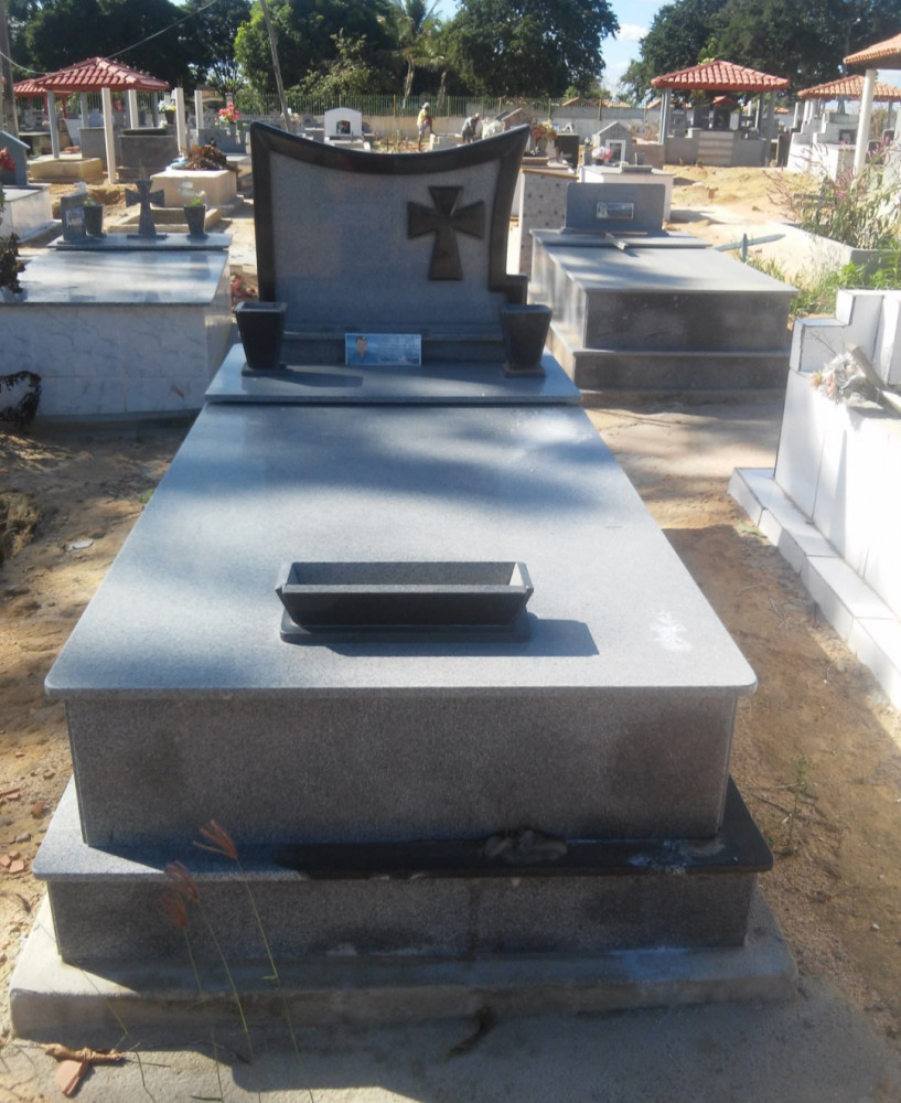 Túmulo de granito cinza ocre para 3 pessoas 55cm altura - Graniart ...