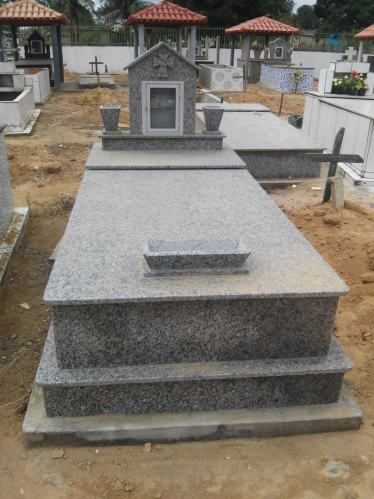 Túmulo de granito cinza ocre para 3 pessoas 55cm altura - Graniart ...