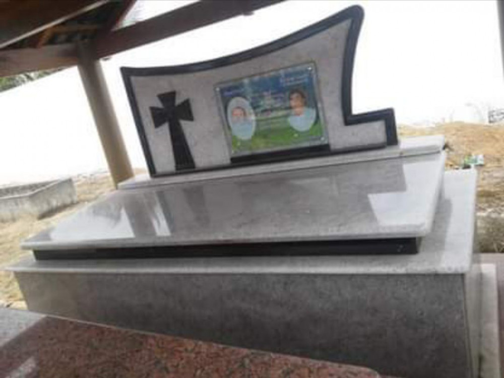 Túmulo de granito branco siena para 4 pessoas 80cm altura - Graniart ...