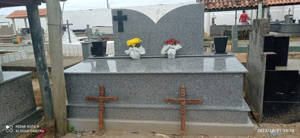 Túmulo de granito cinza ocre para 3 pessoas 60cm altura - Graniart ...