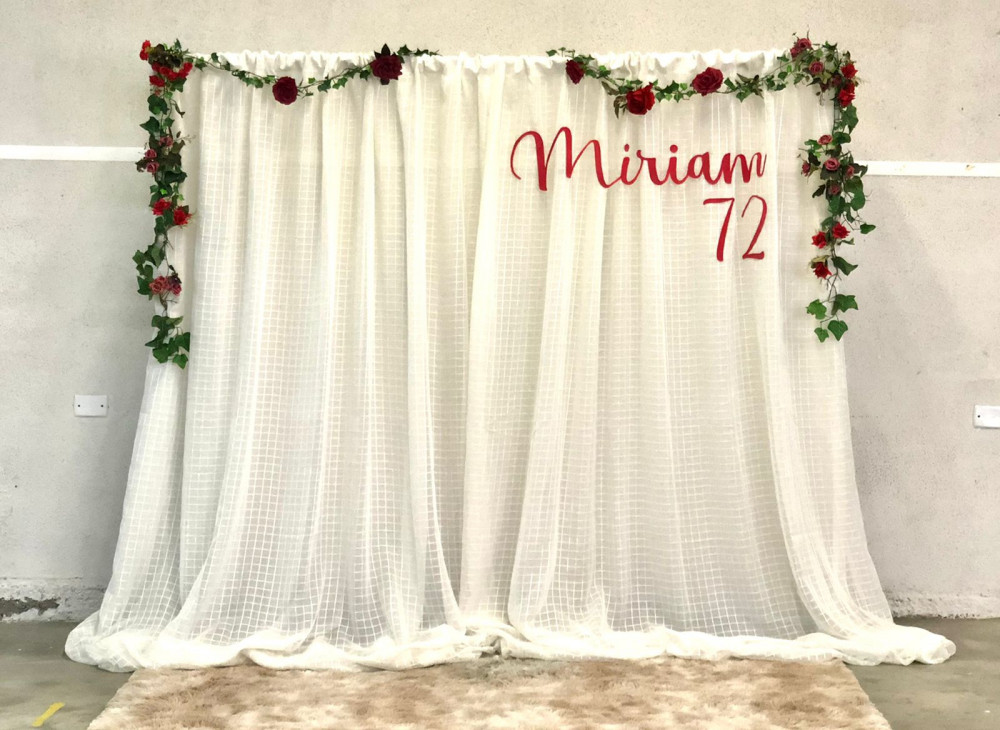 Cenário de Fotos Flores Vermelhas - REAlizart - Tudo para Festas